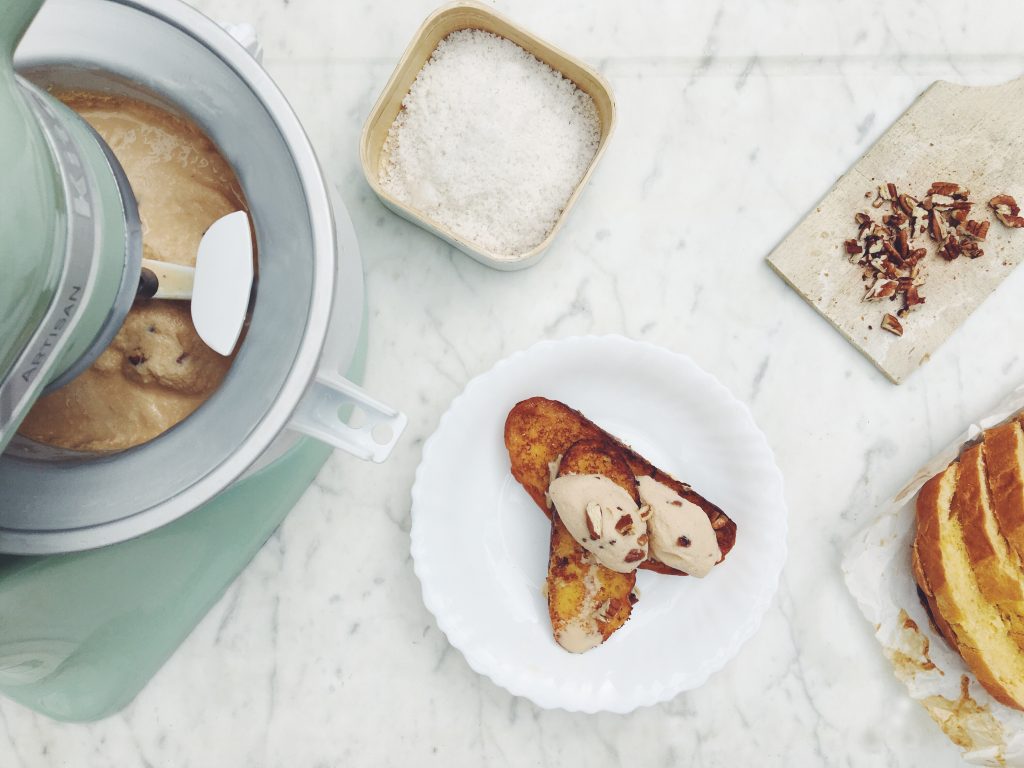 Gâche perdue & glace au caramel fleur de sel pécan #KitchenAid – My ...